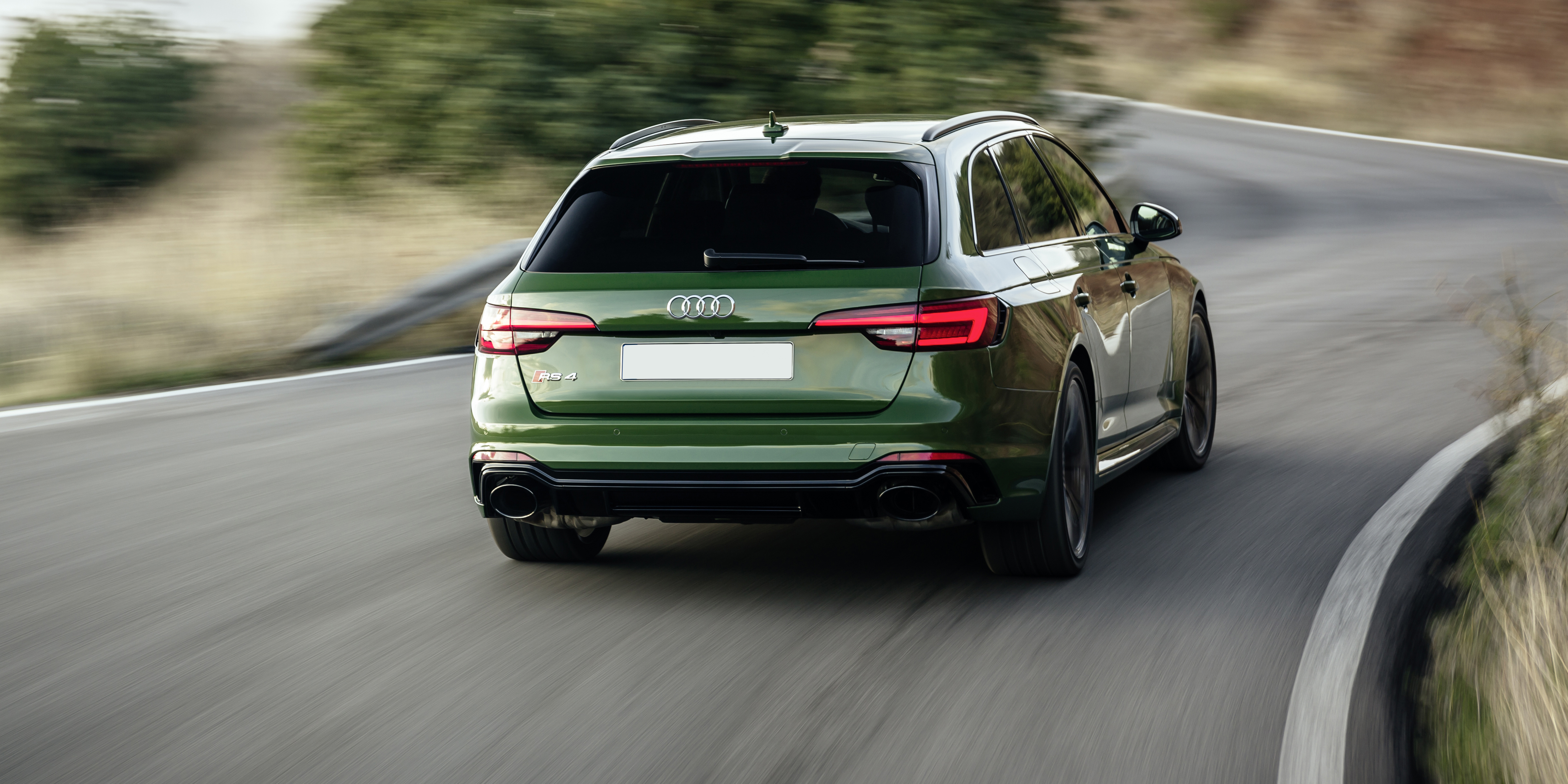 Audi RS 4 Avant Review | carwow