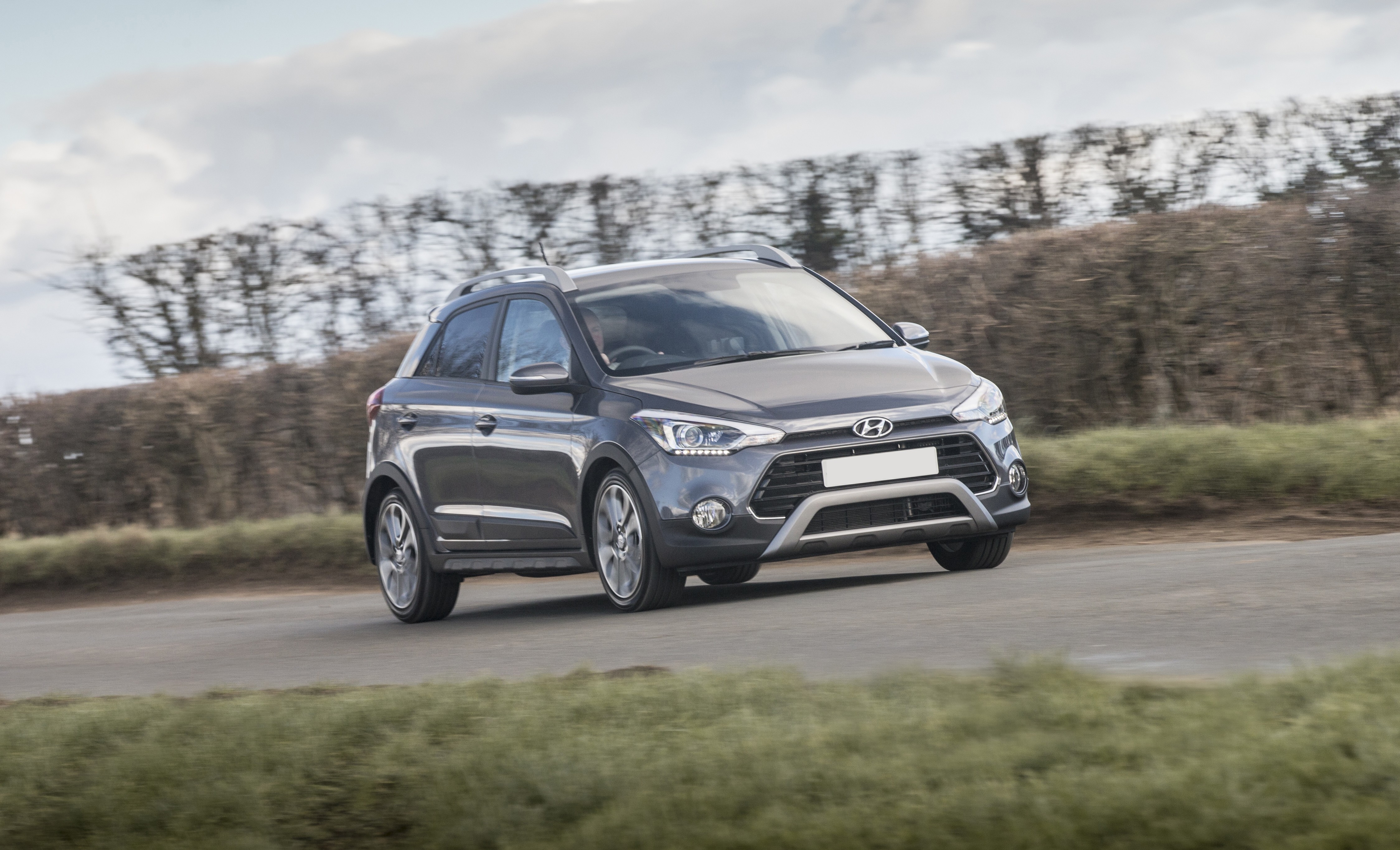 Hyundai i20 Active Review | carwow