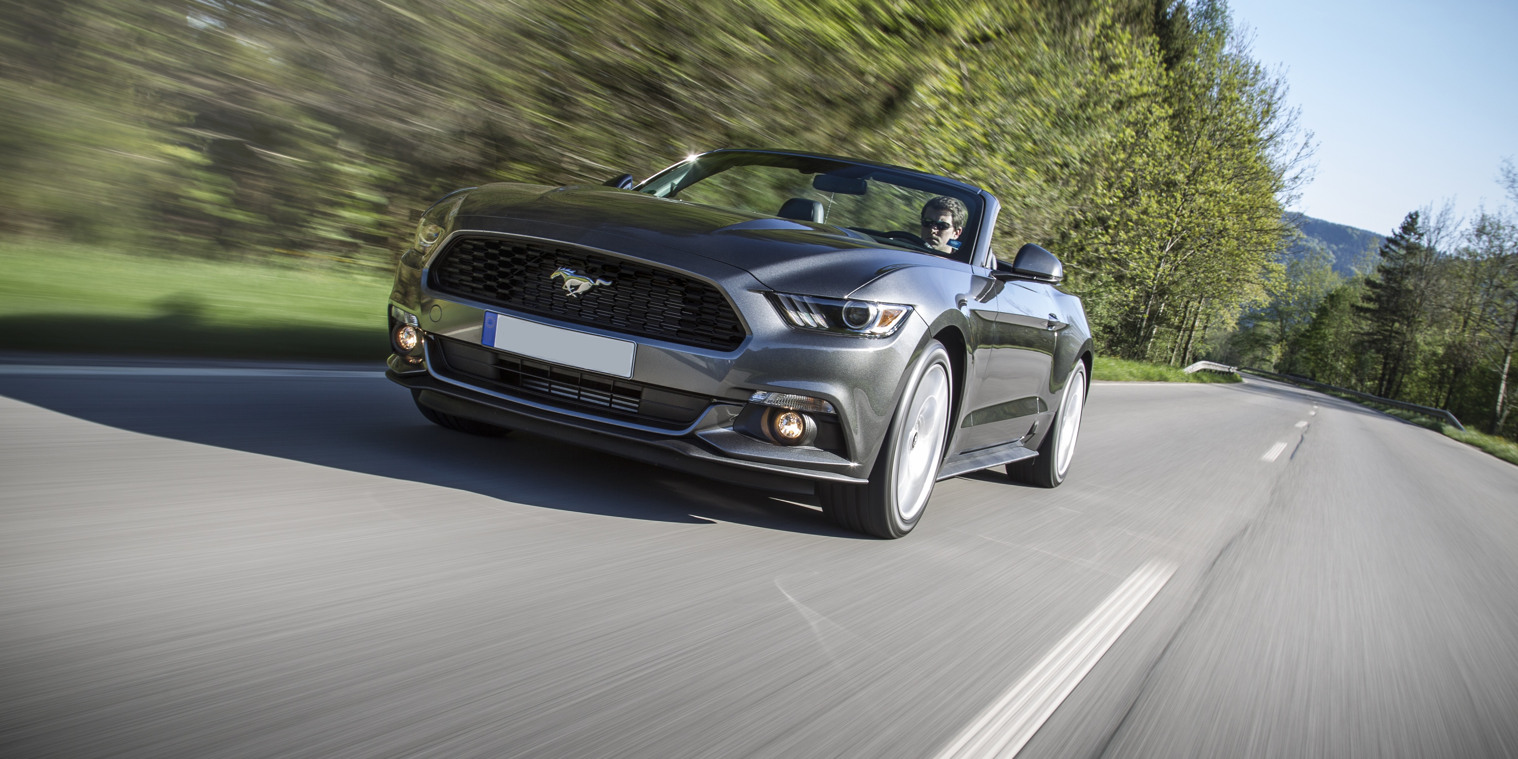 Ford Mustang Convertible Review | carwow