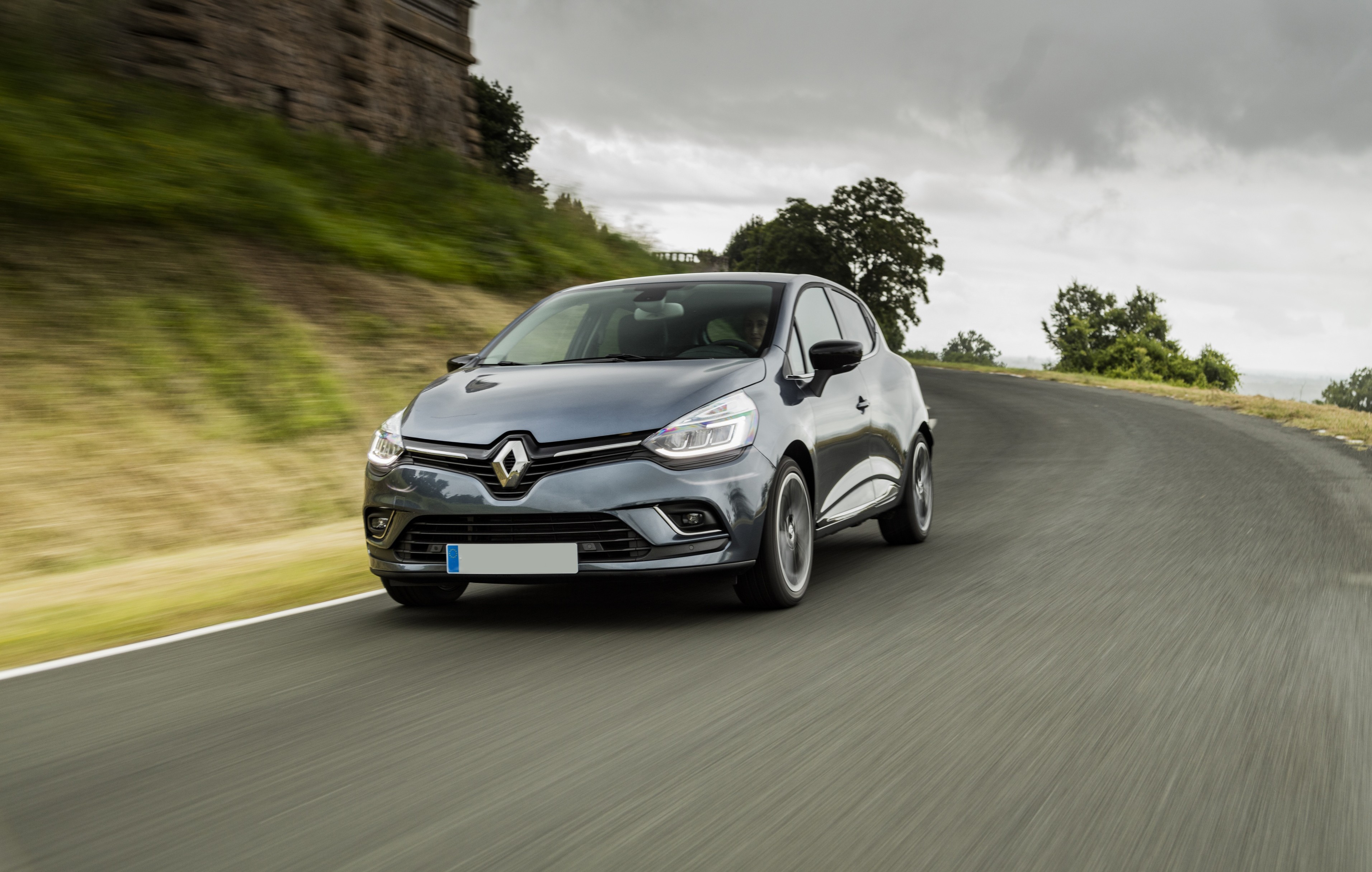 Renault Clio Review | carwow