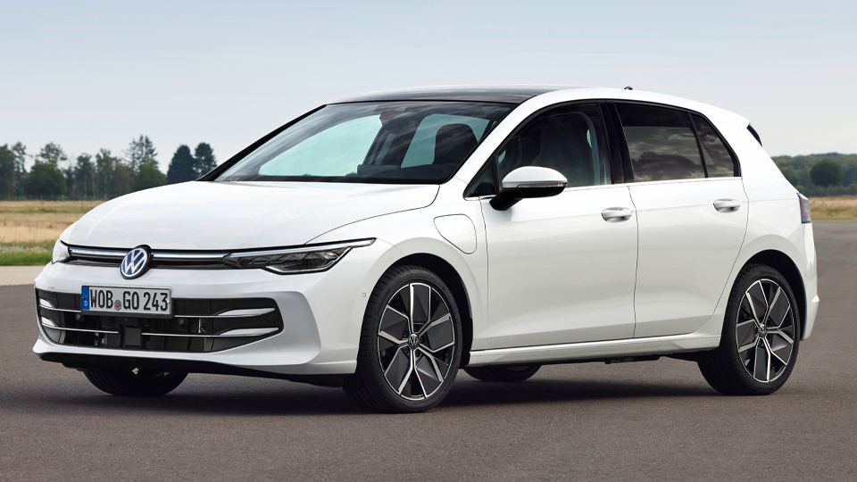 New Volkswagen Golf revealed: mid-life update for iconic hatchback | carwow