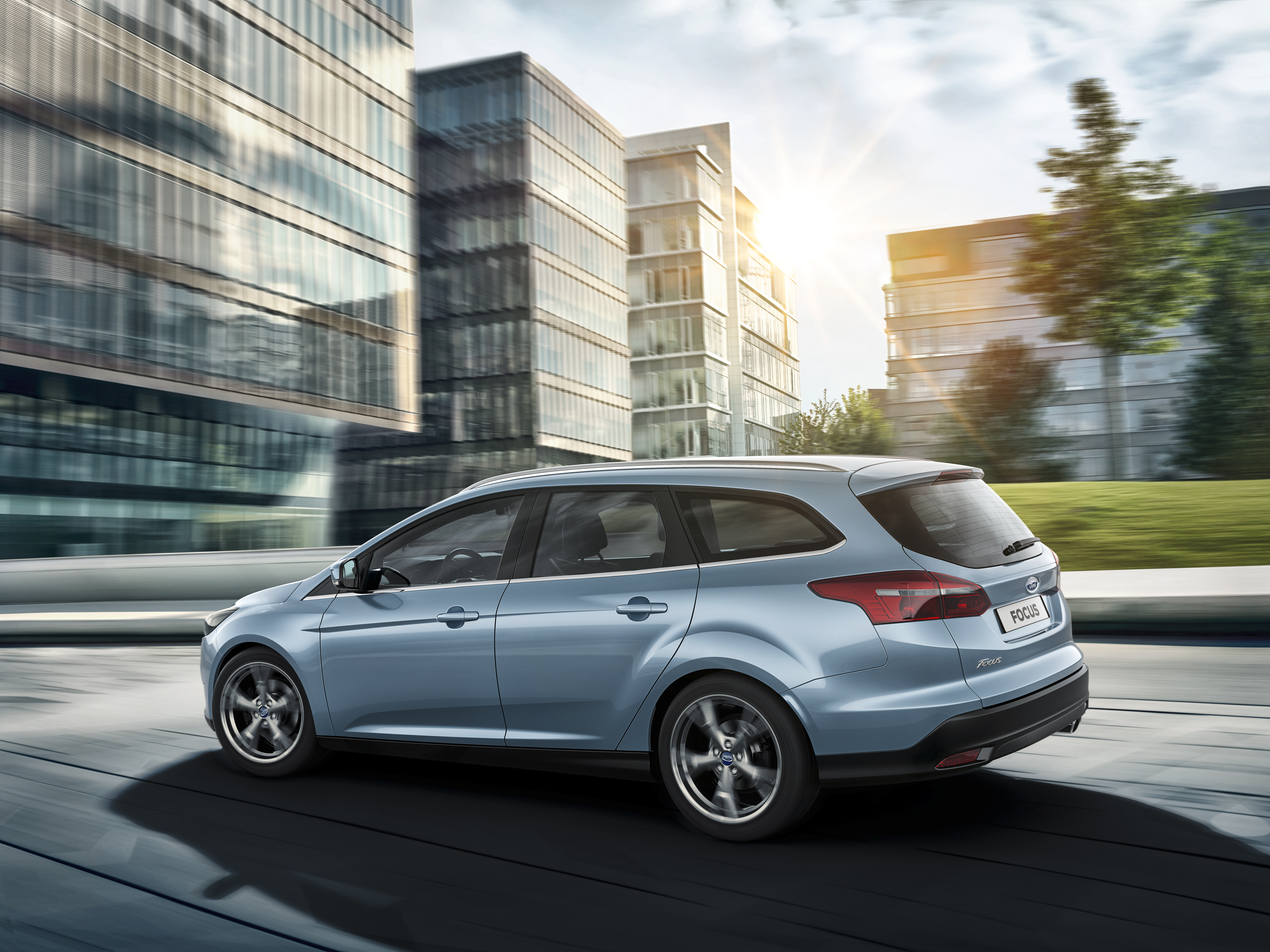 Ford Focus Estate Review | carwow