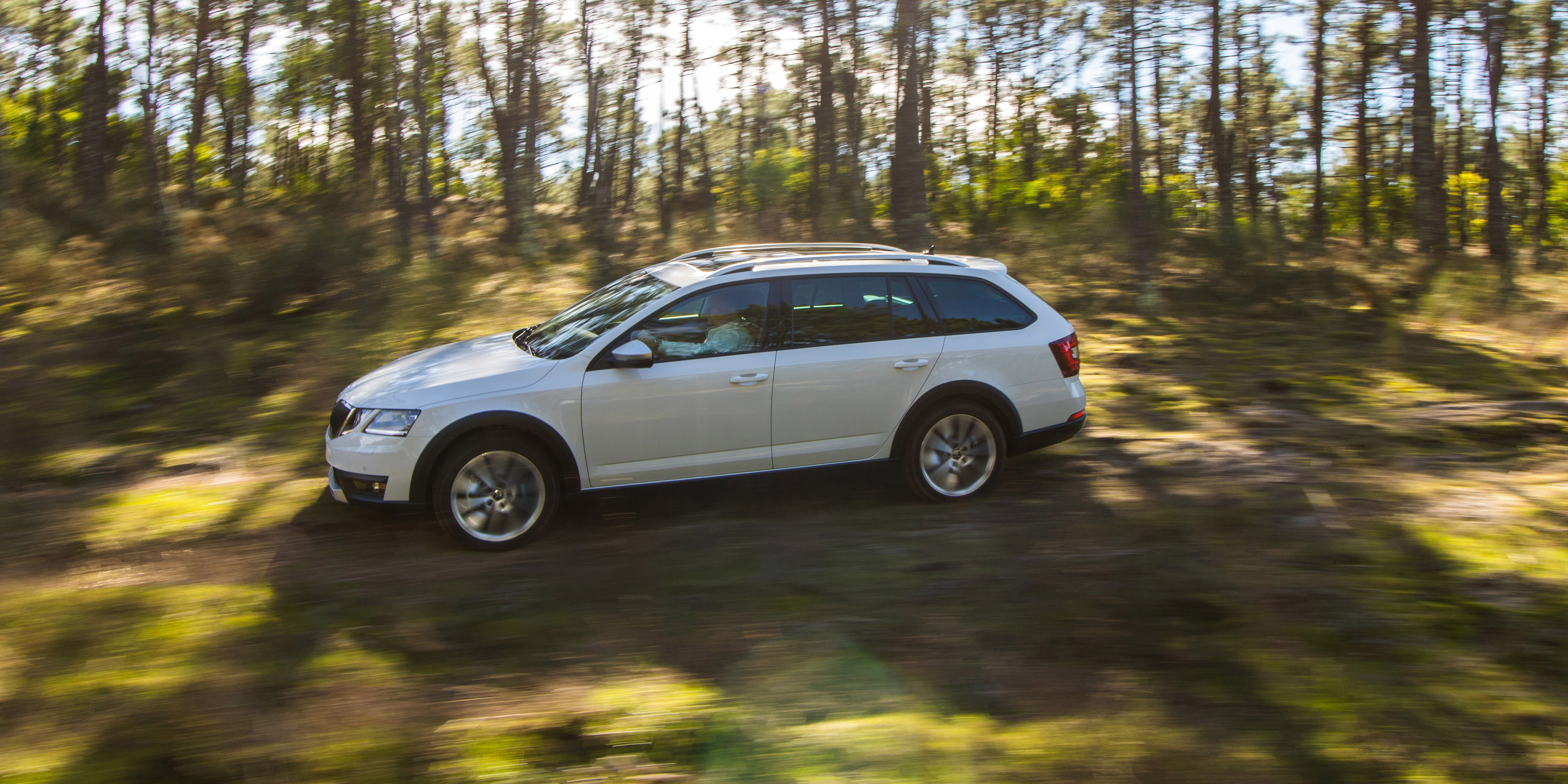 Skoda Octavia Scout Review | carwow
