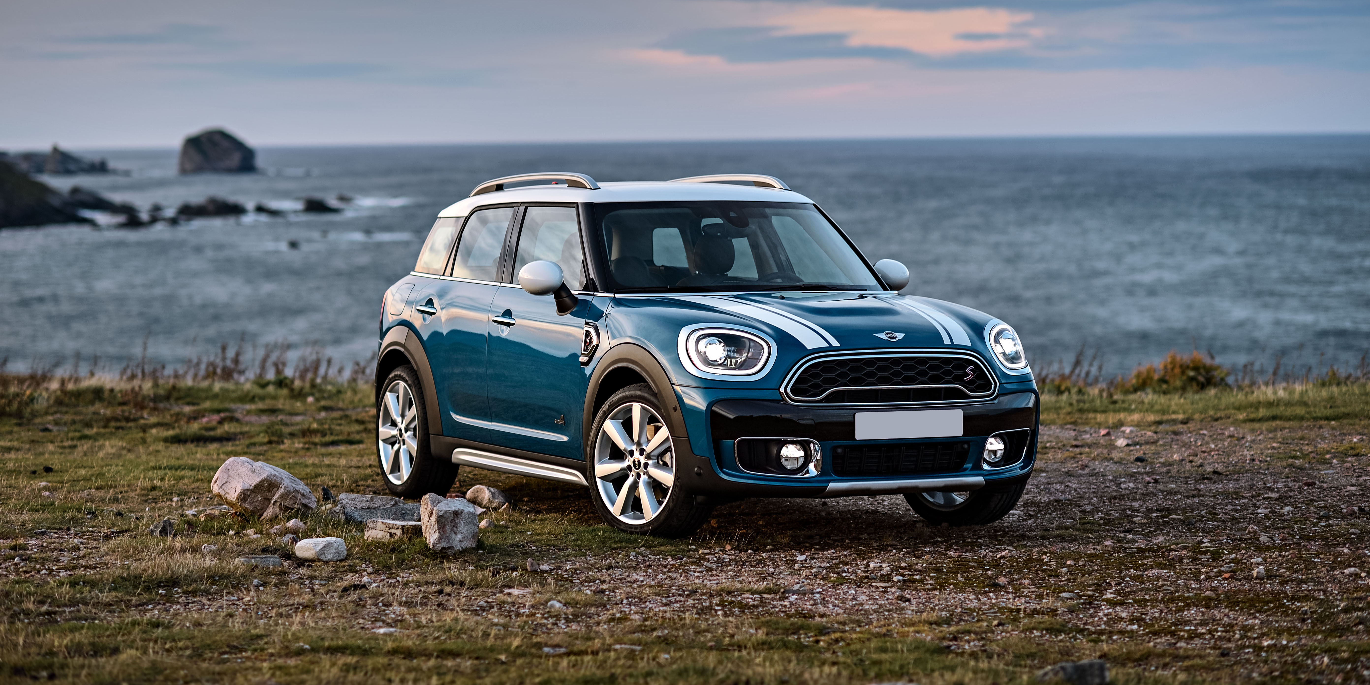 MINI Countryman Review | carwow