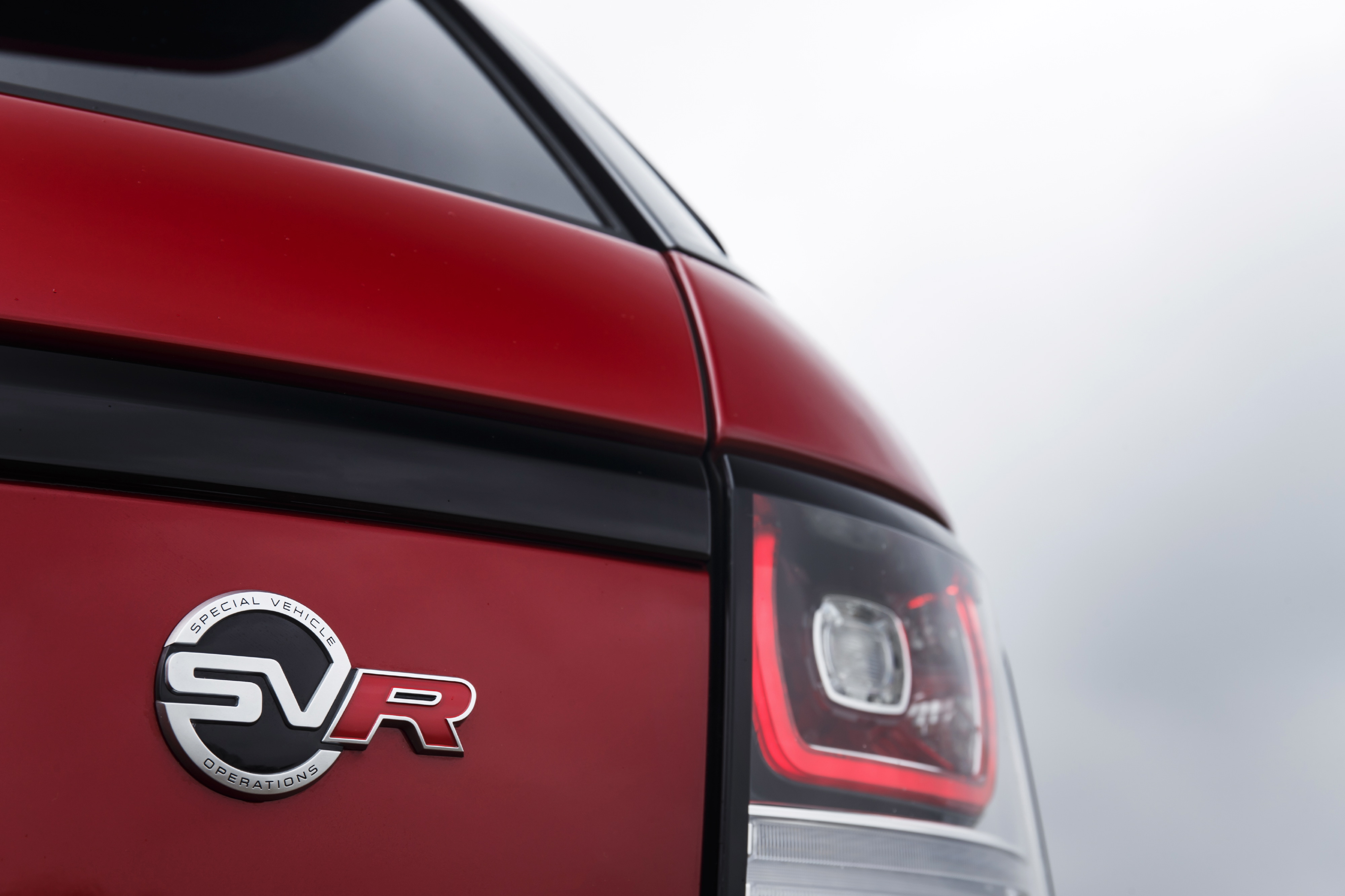 Land Rover Range Rover Sport SVR Review | carwow