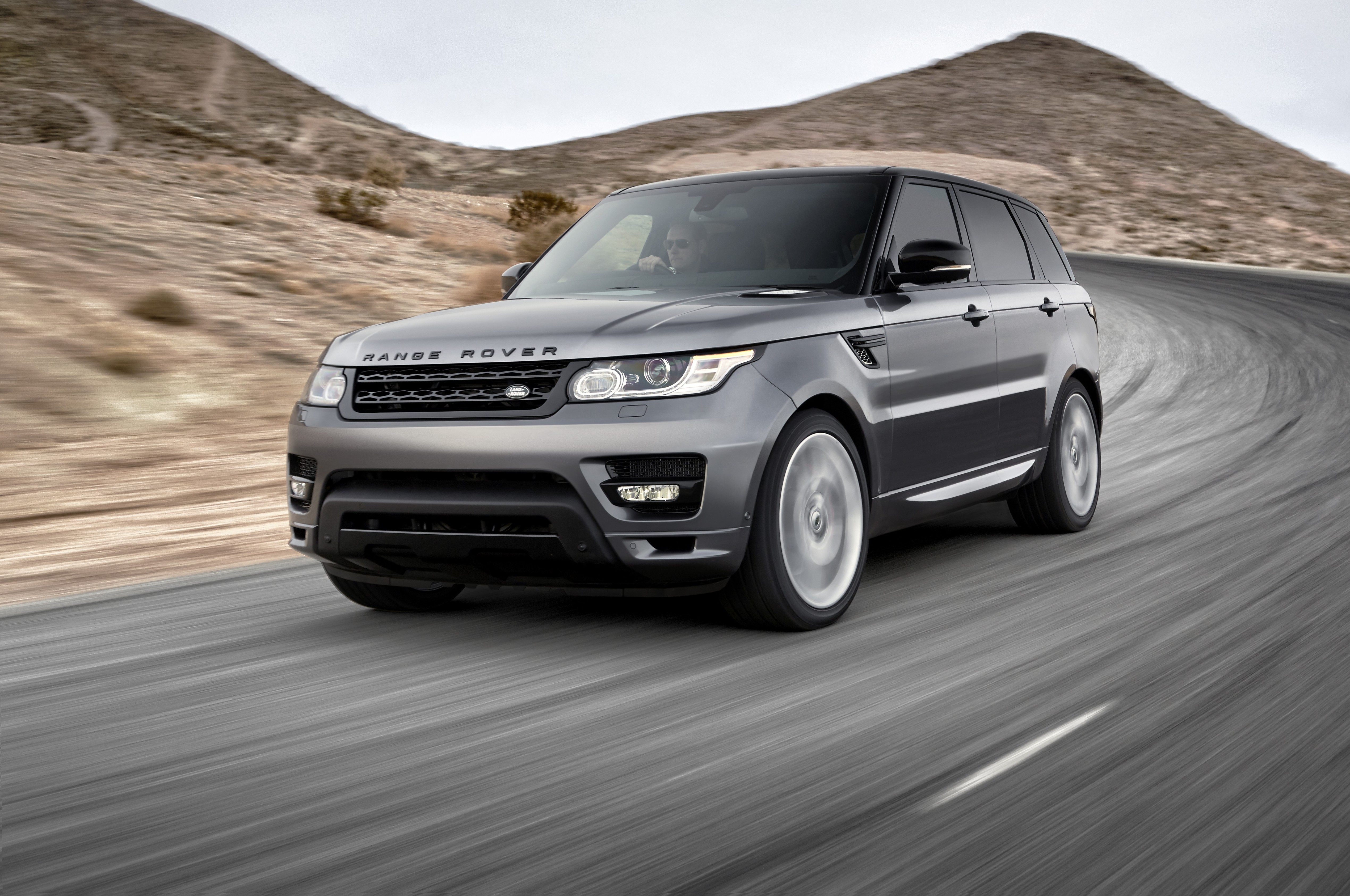 Land Rover Range Rover Sport Review | carwow