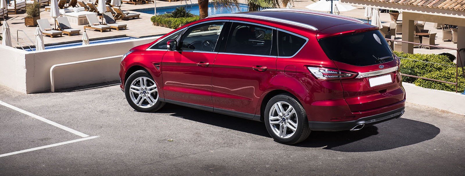 Ford S-Max Review | carwow