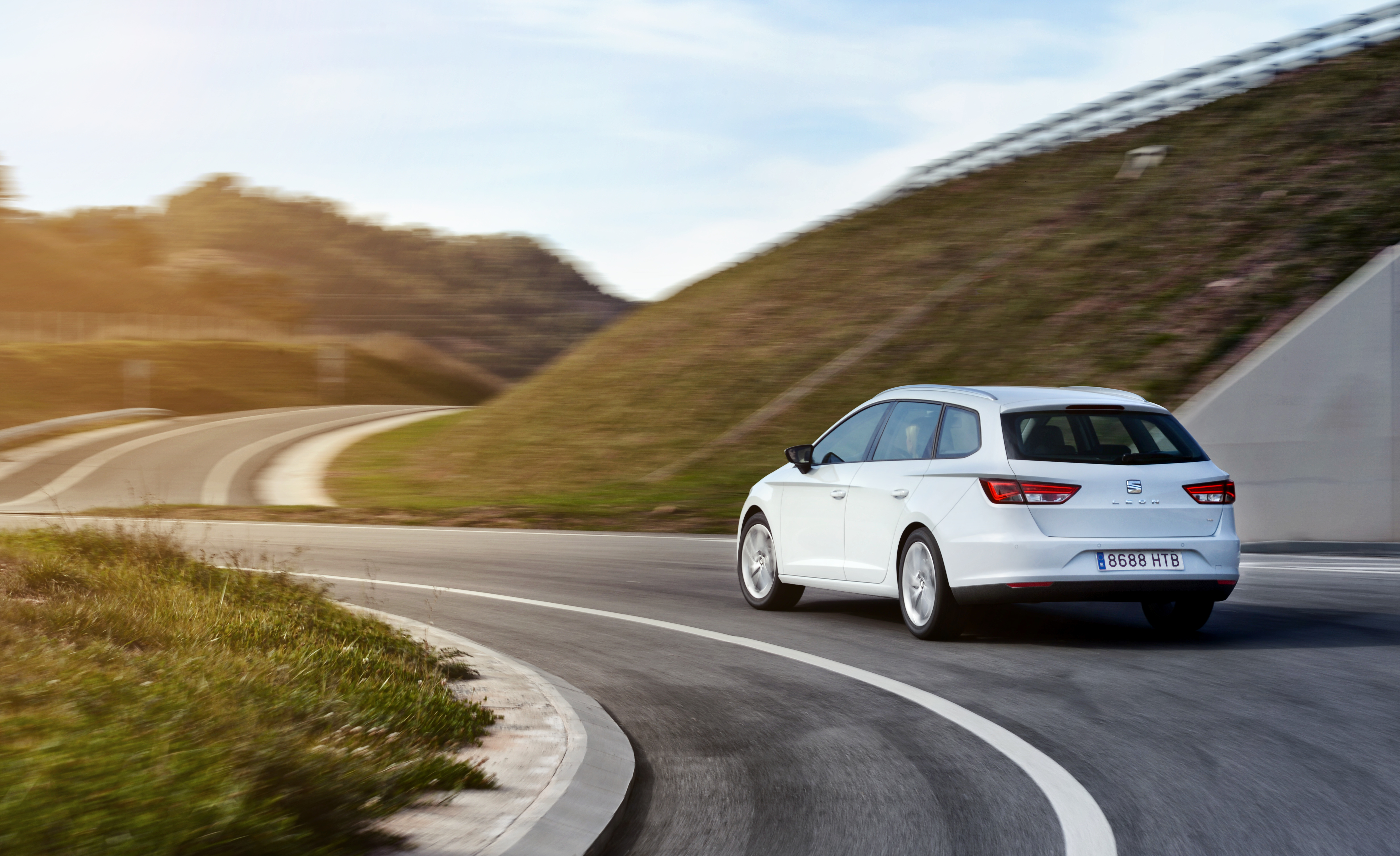 SEAT Leon ST Review | carwow