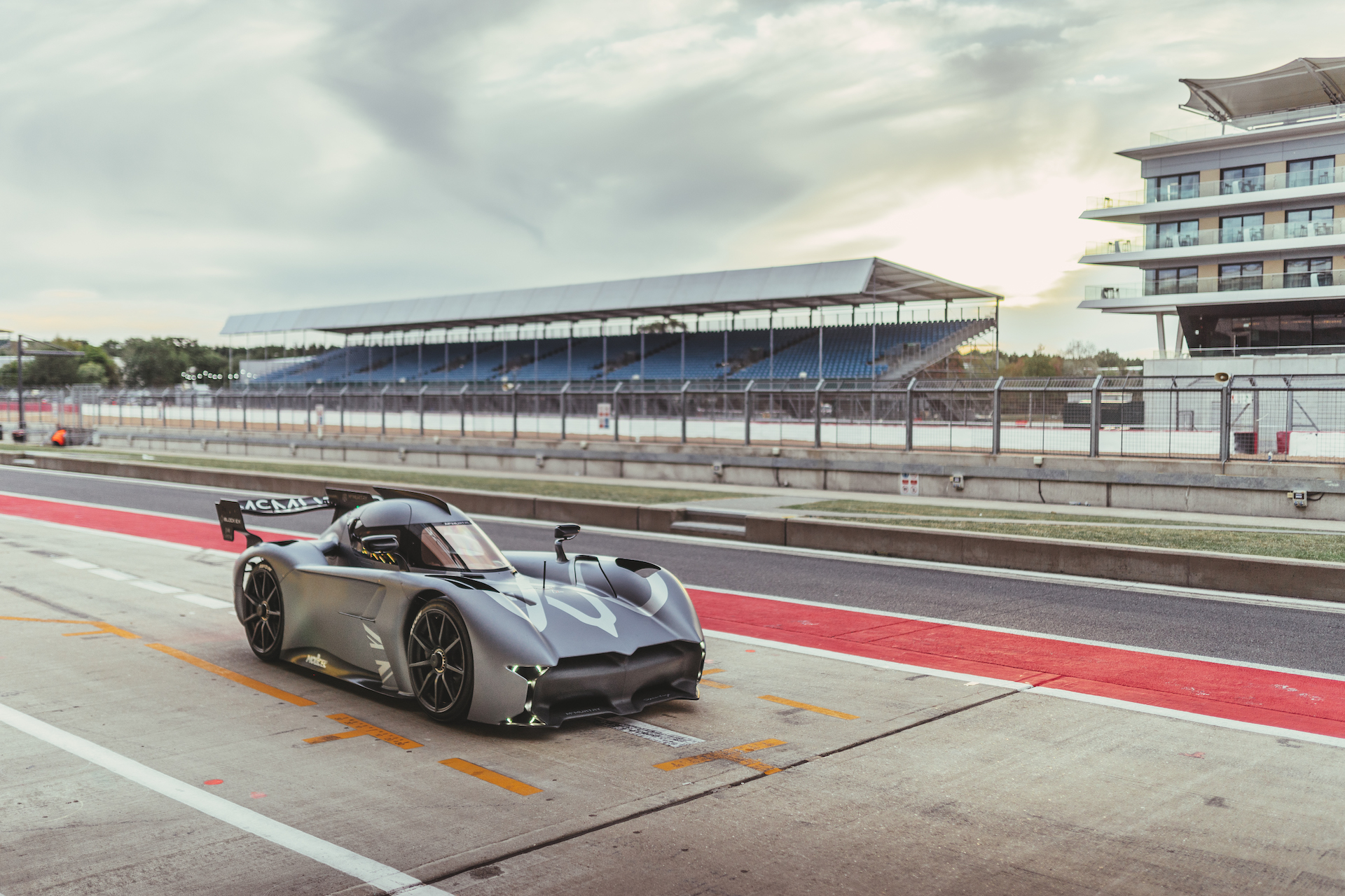McMurtry Spéirling review: driving the fastest accelerating road car in ...