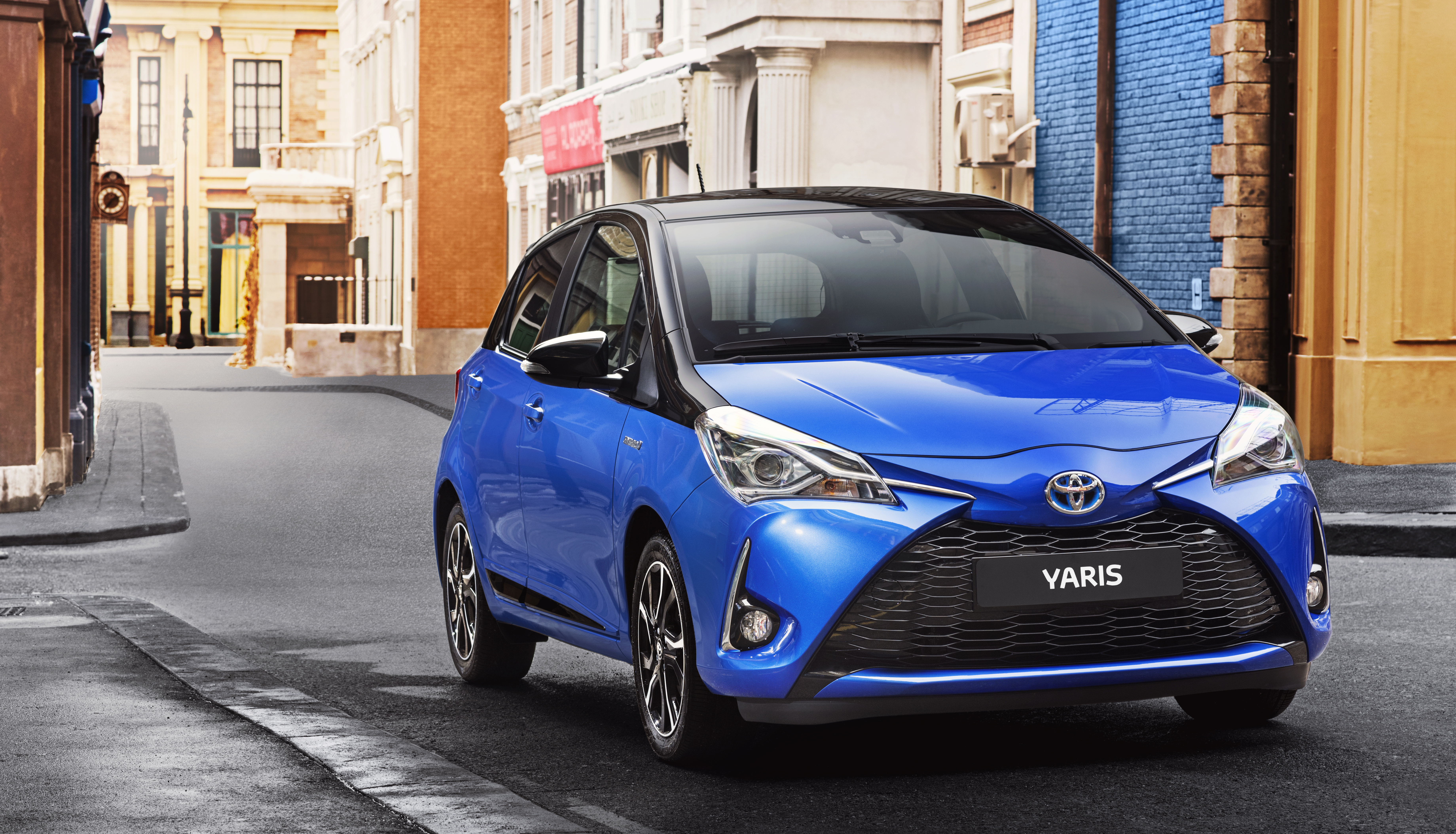 Toyota Yaris Review | carwow