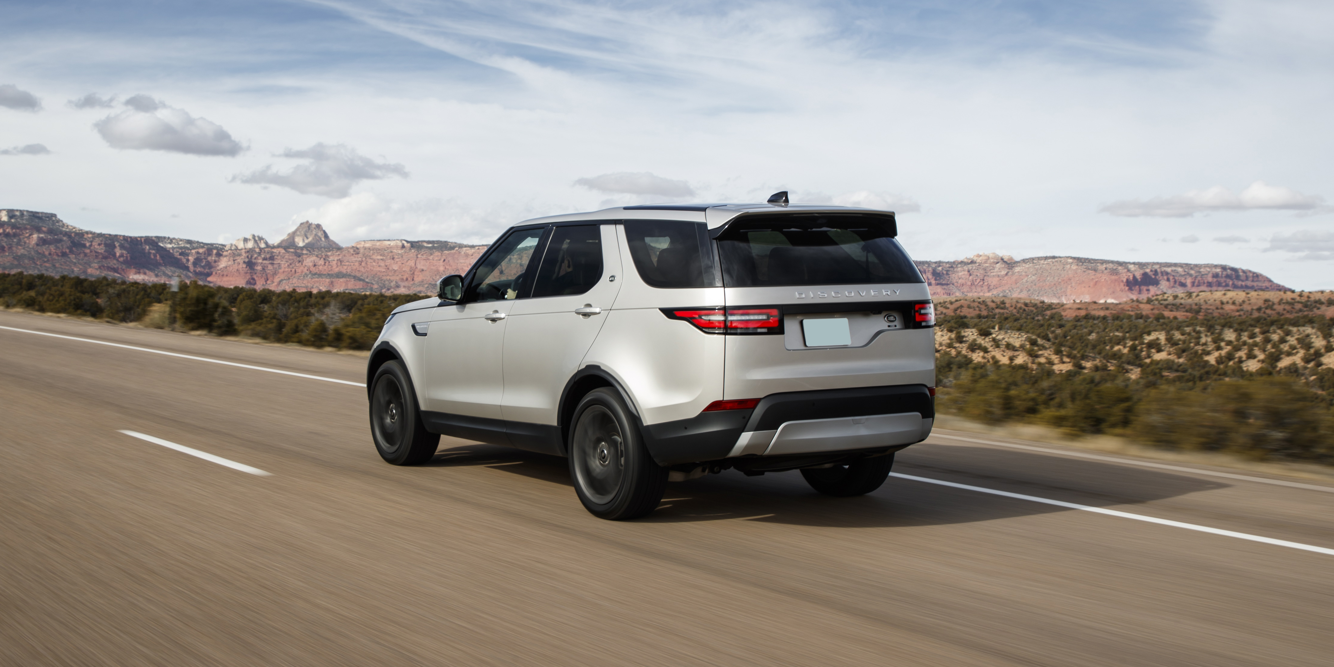 Land Rover Discovery Review | carwow