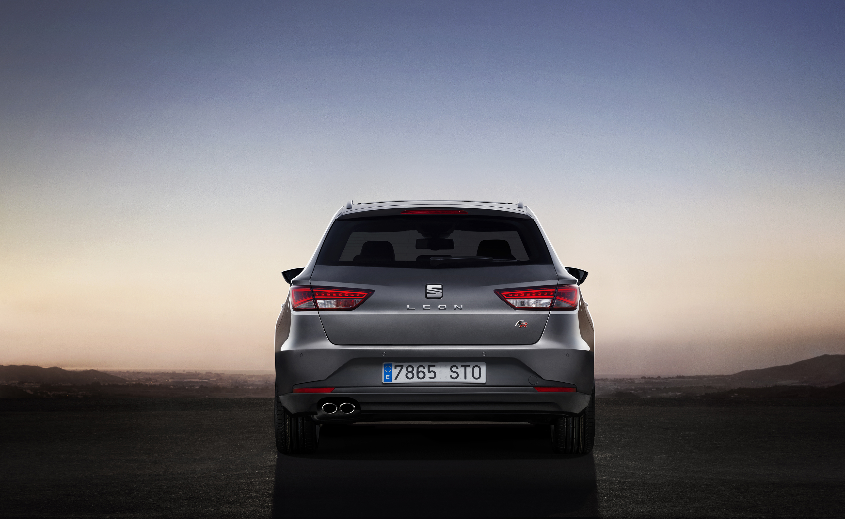 SEAT Leon ST Review | carwow